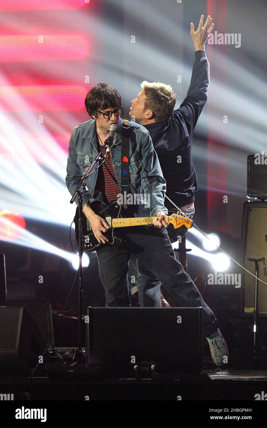 Blur band music awards hi-res stock photography and images - Alamy