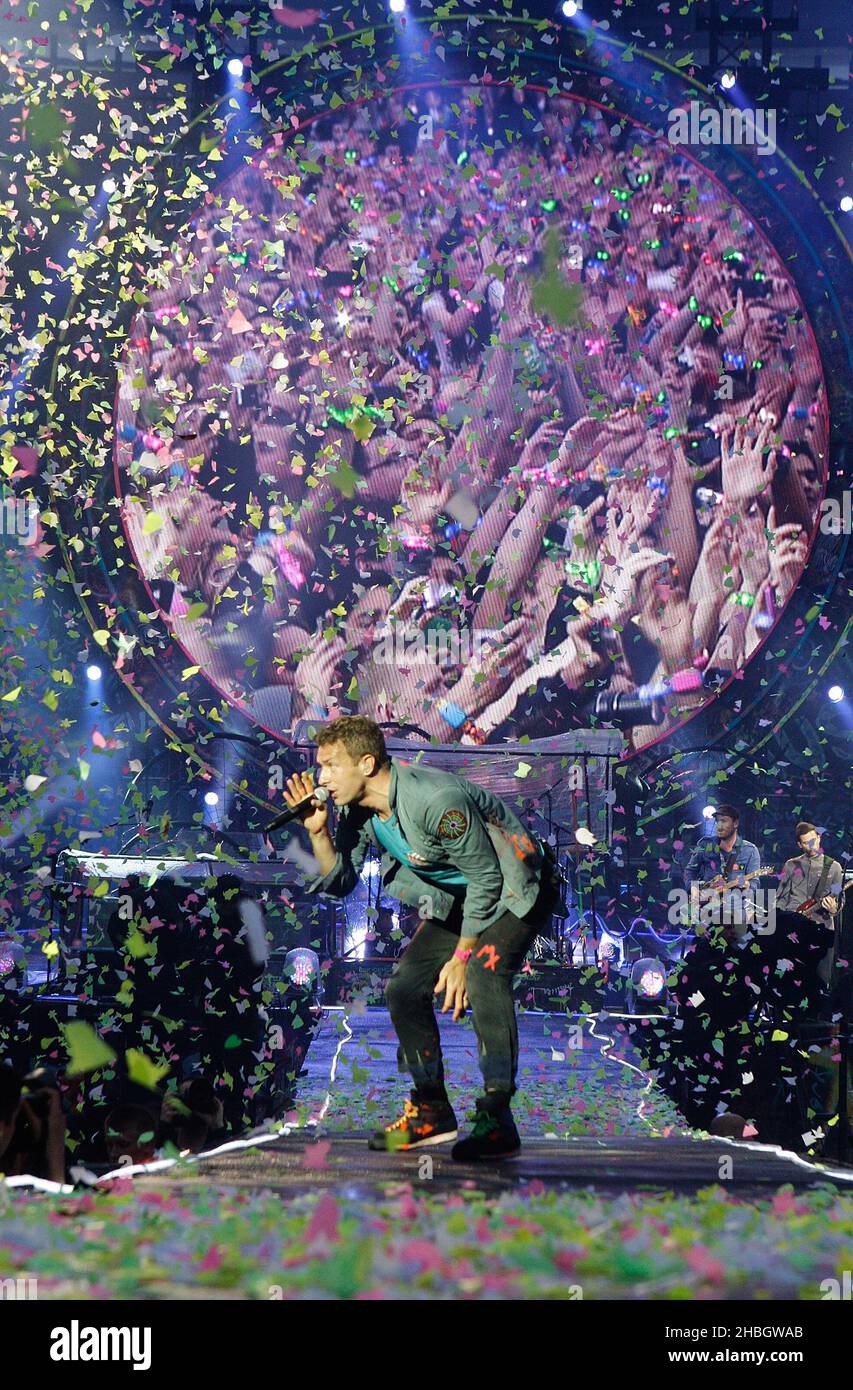 Coldplay performs emirates stadium london hi-res stock photography and ...