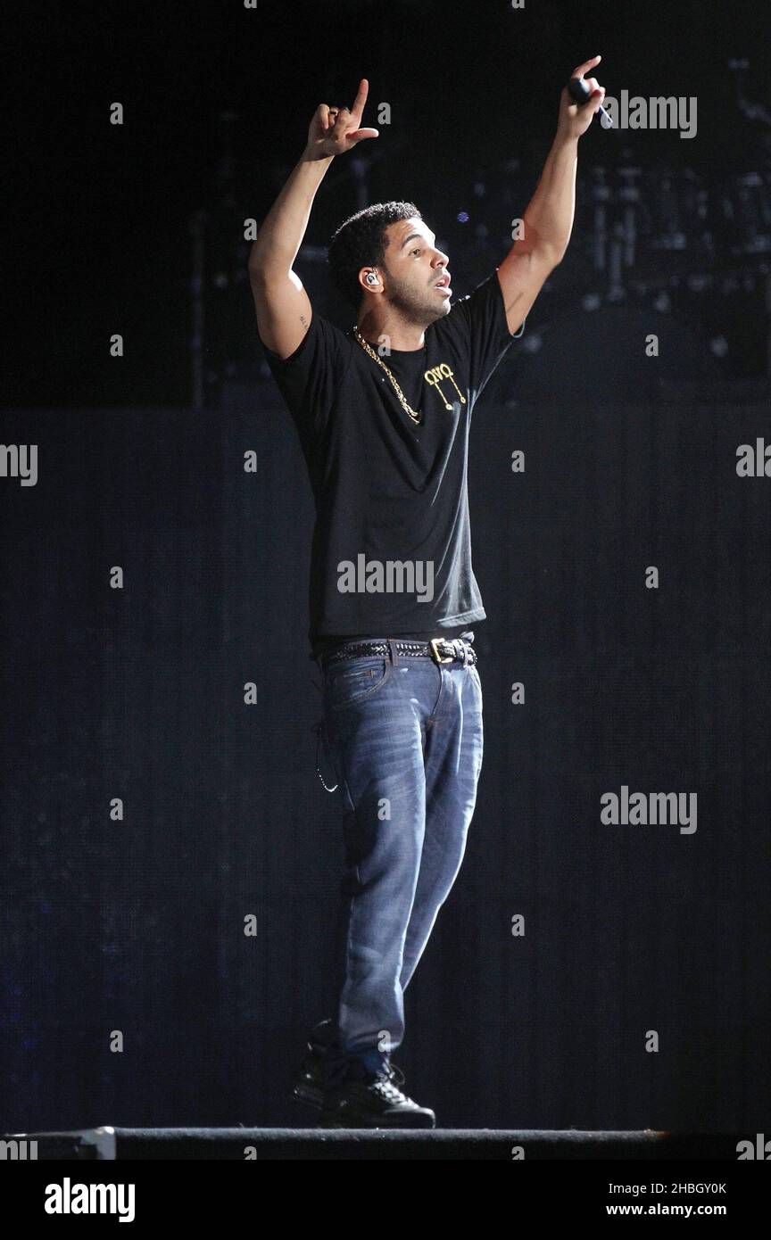 Drake performs and headlines on stage at Day 2 of The Barclaycard ...