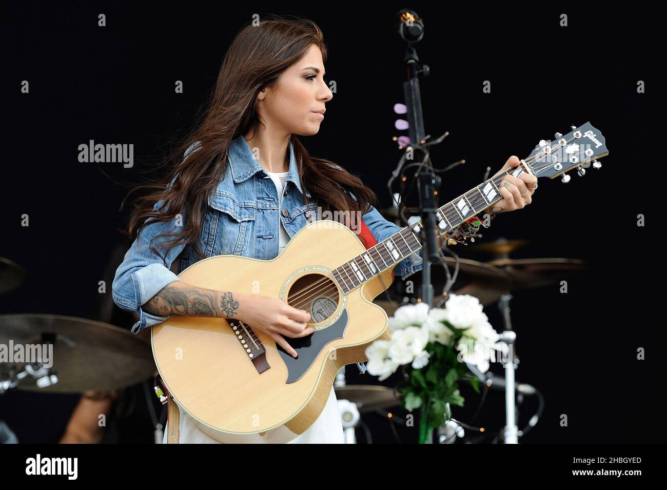 Christina perri performing hi-res stock photography and images - Alamy