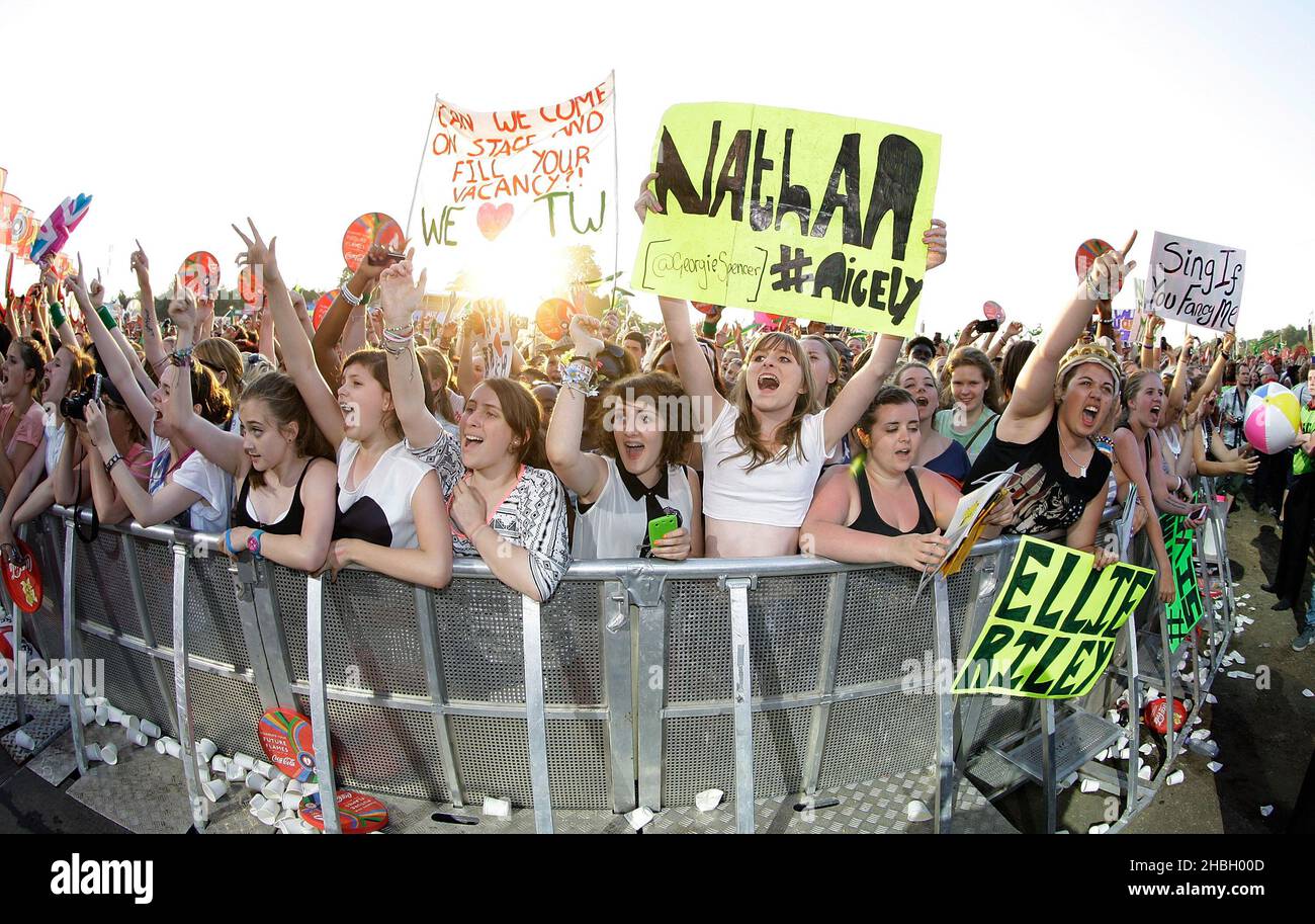 Crowd fans at Coca-Cola's London 2012 Olympic Torch Relay Concert at ...
