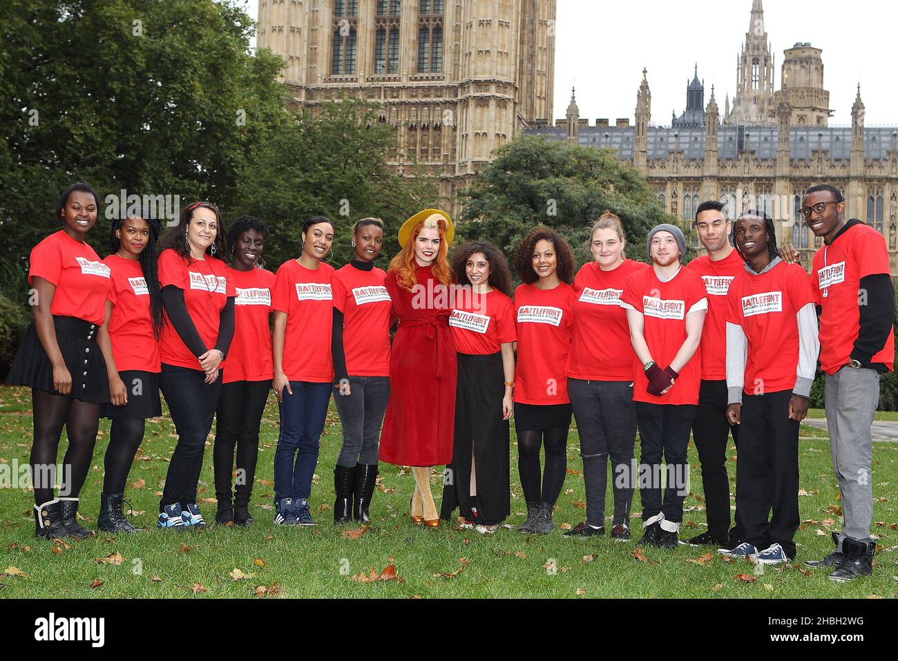 Paloma young hi-res stock photography and images - Alamy