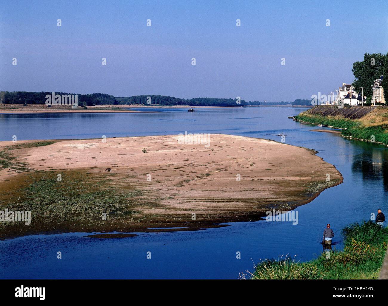 RIO LOIRE CON PESCADORES Y BANCO DE ARENA - FOTO AÑOS 90. Location ...