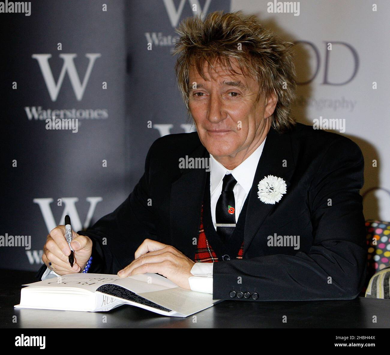 Rod Stewart signs copies of his autobiography 'Rod Autobiography' at ...