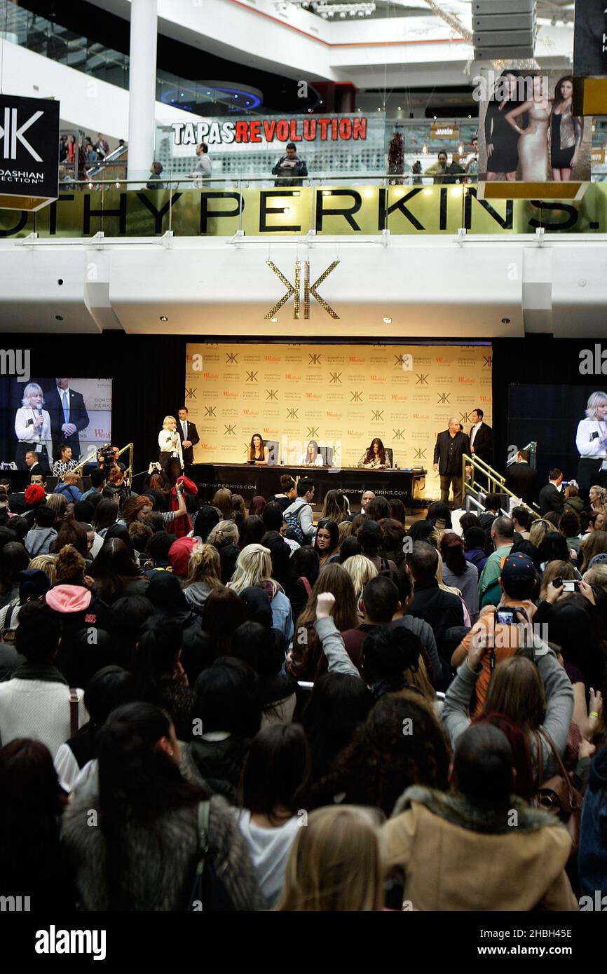 The Kardashian Sisters Kourtney, Kim and KhloŽ Launch Their Kardashian ...