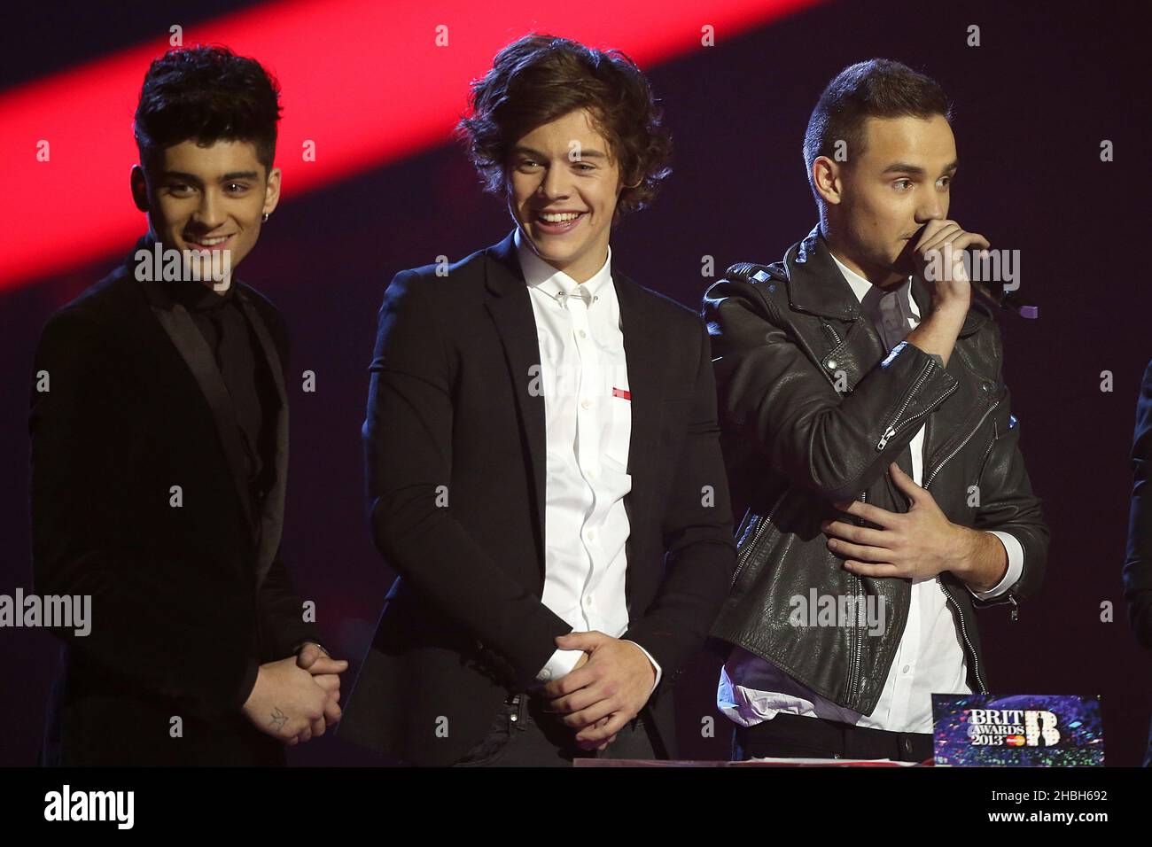 Zayn Malik Harry Styles And Liam Payne Accept The Award For Global