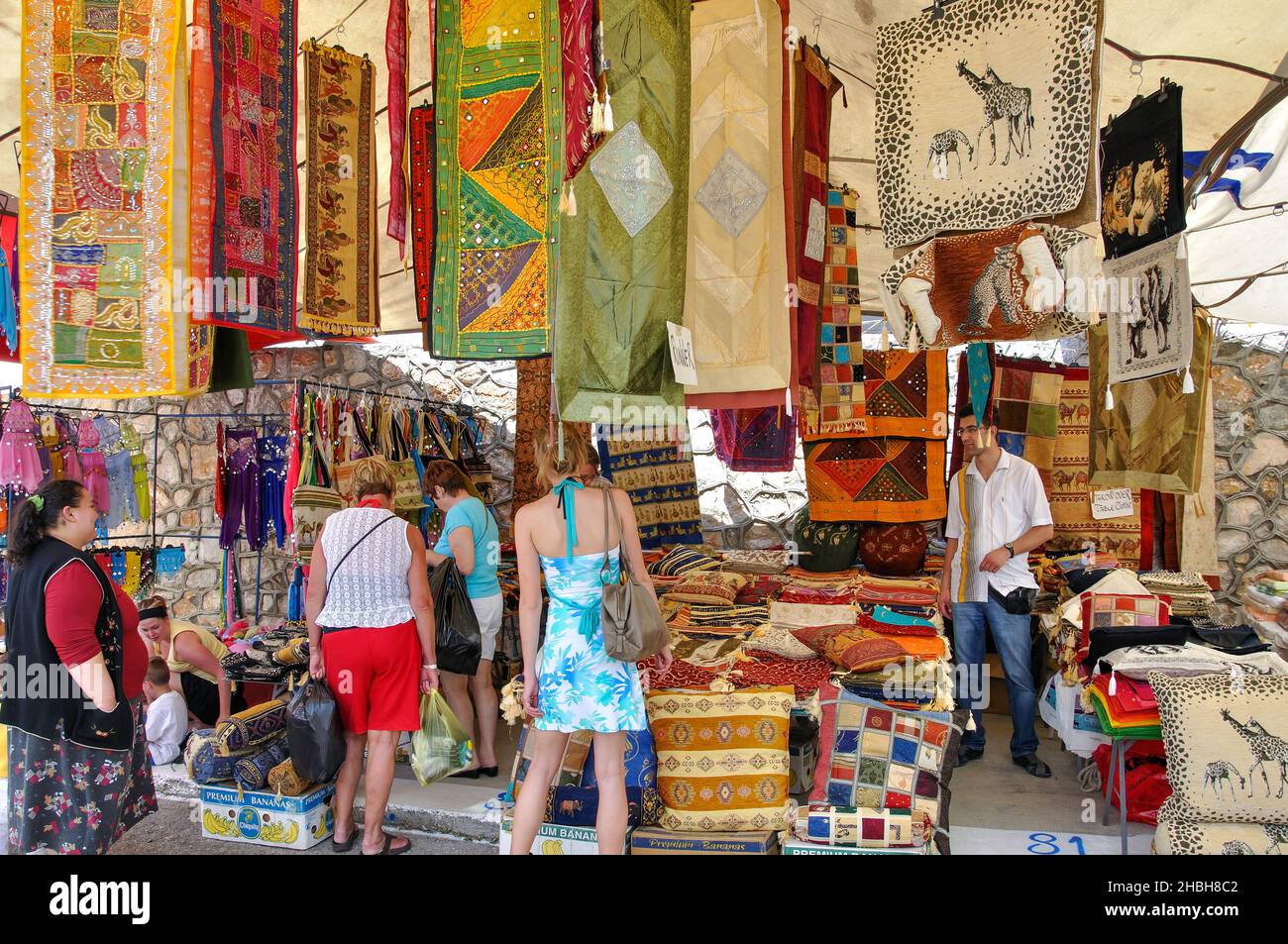 Handicraft market stall in outdoor market, Icmeler, Mulga Province ...