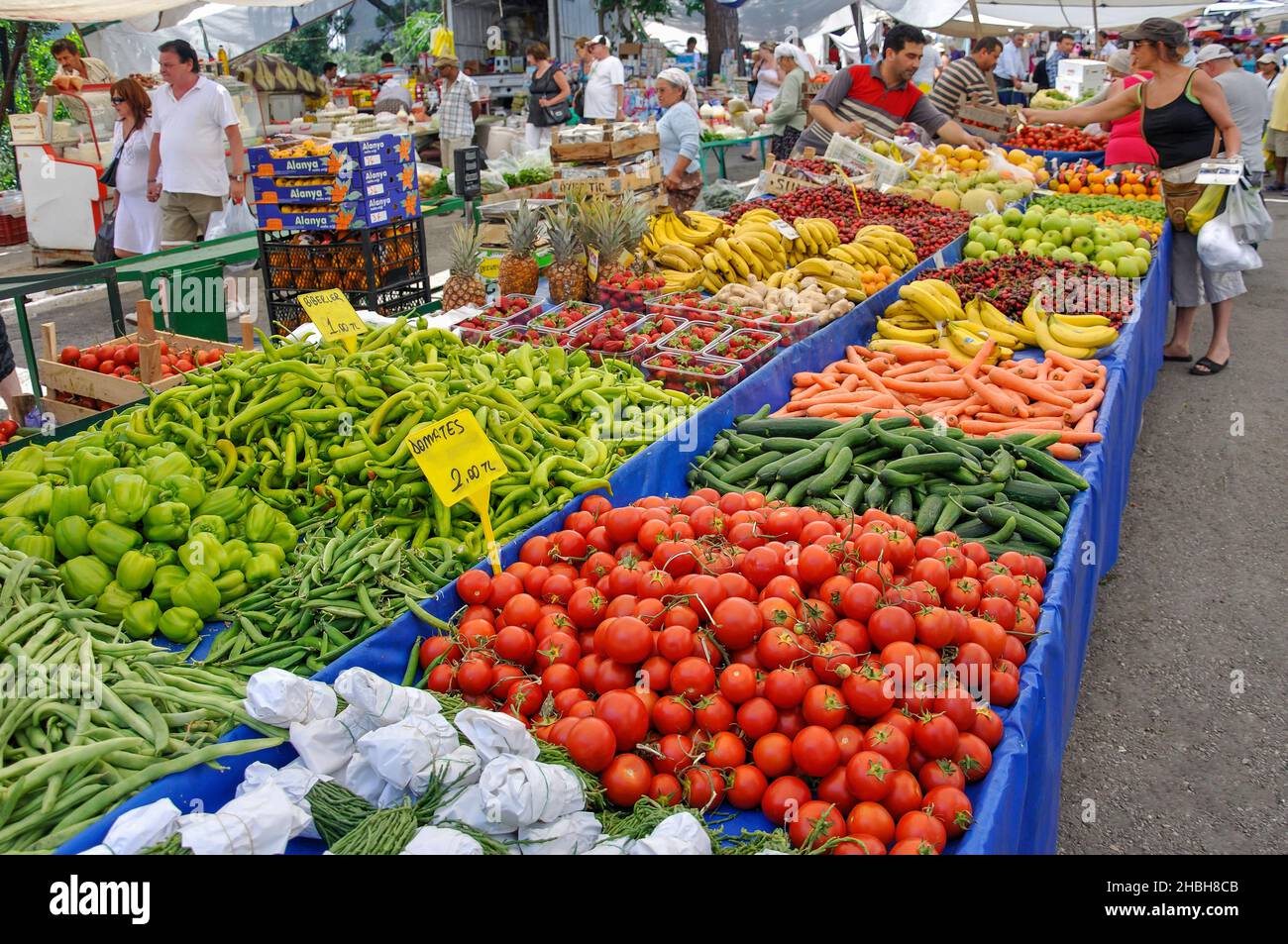 Mediterranean outdoor market hi-res stock photography and images - Alamy
