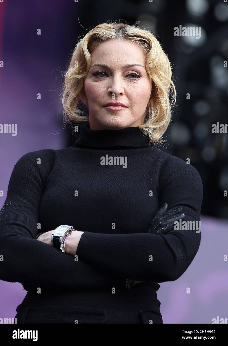 Madonna performing on stage hi-res stock photography and images - Alamy