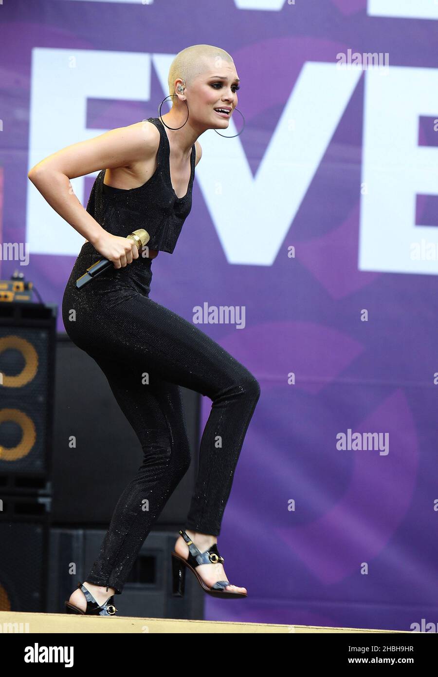 Jessie j performing on stage hi-res stock photography and images - Alamy