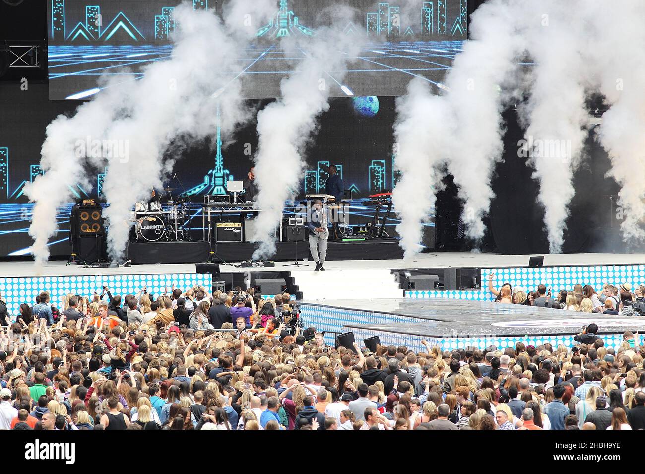 London stadium fireworks hi-res stock photography and images - Alamy