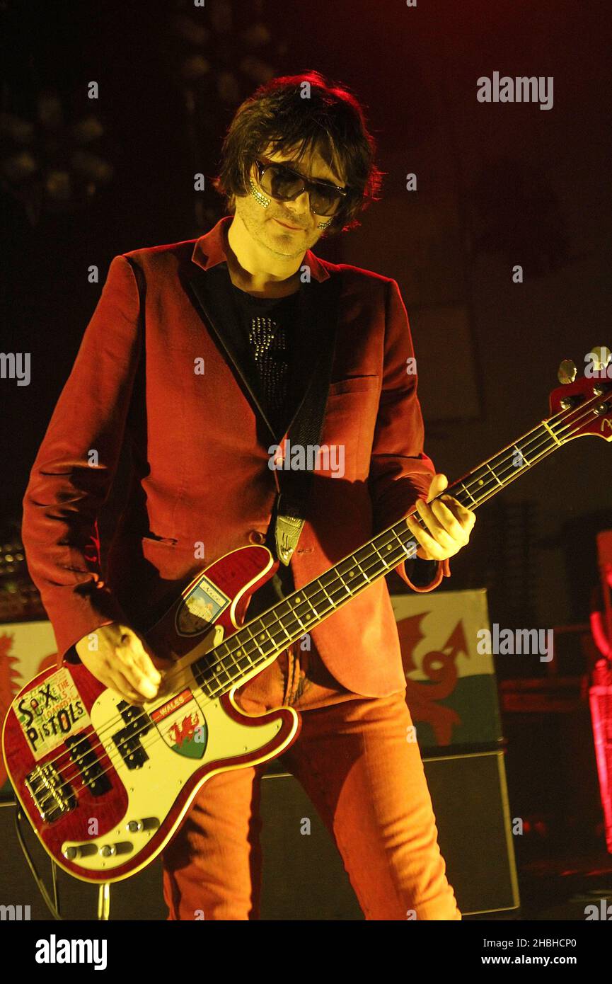 Nicky wire hi-res stock photography and images - Alamy
