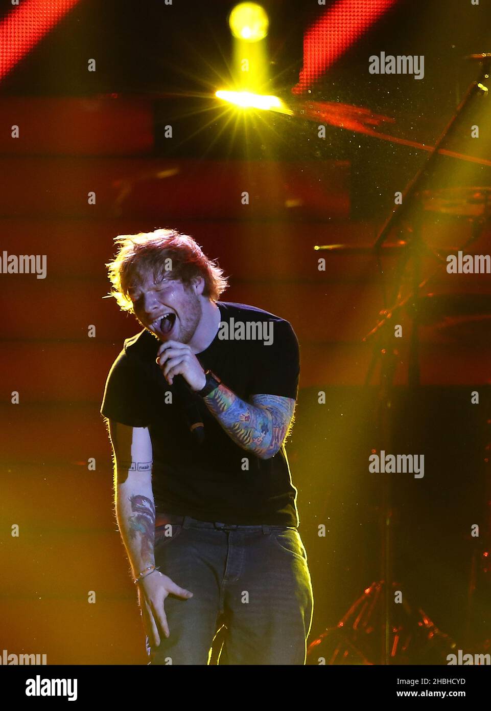 Ed sheeran concert hi-res stock photography and images - Alamy