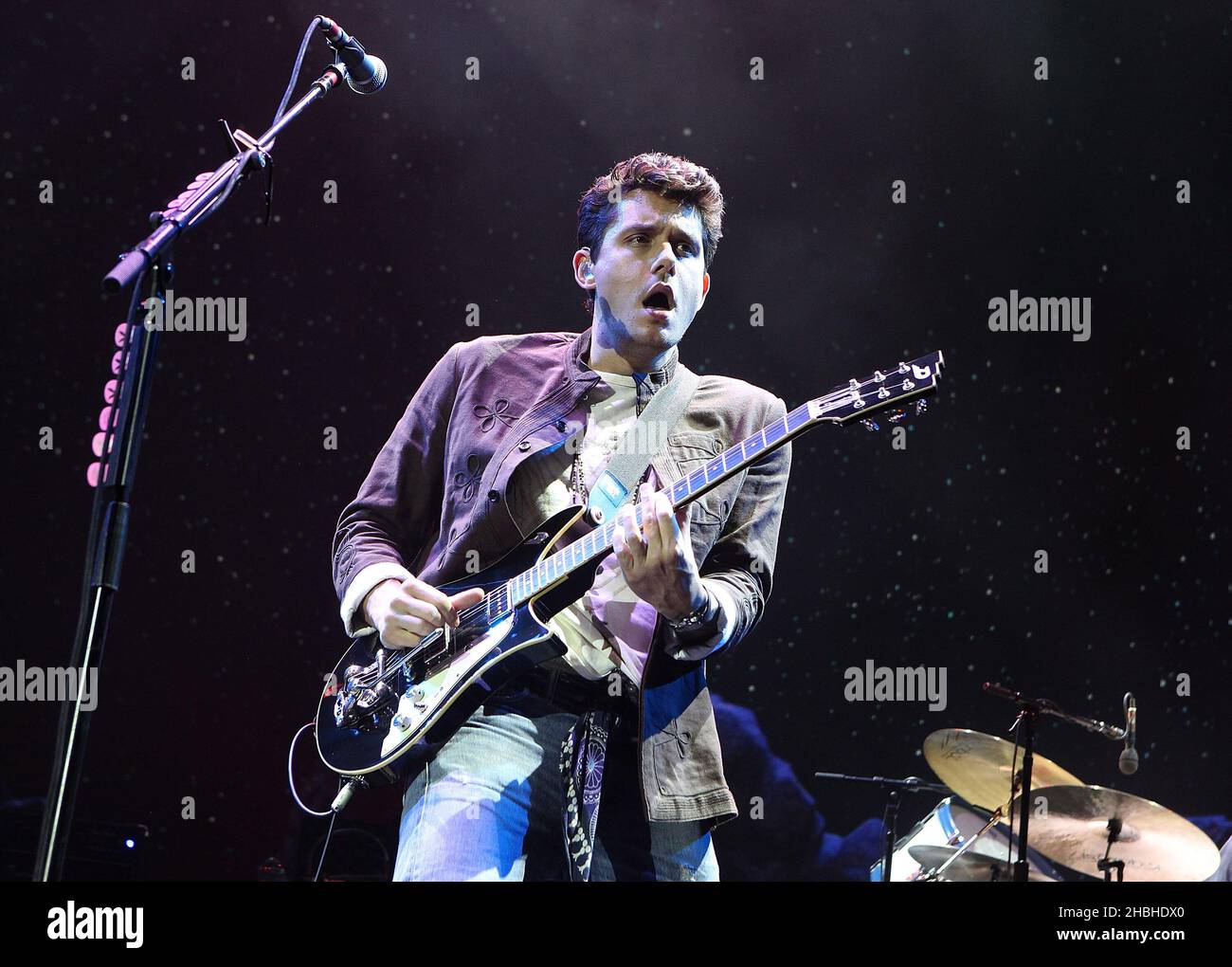 John Mayer performs on stage at the 02 Arena in London Stock Photo - Alamy