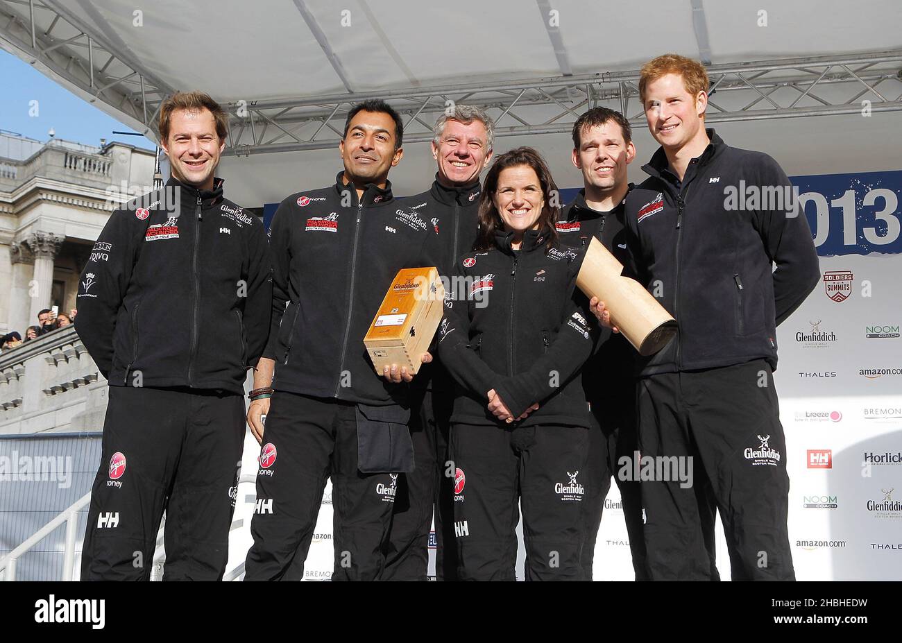 Receiving flag hi-res stock photography and images - Alamy