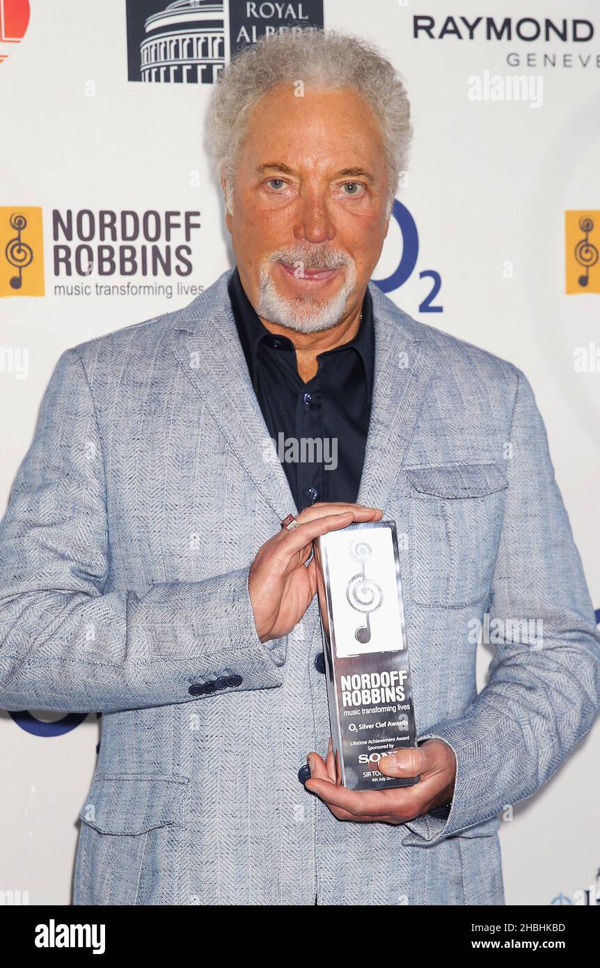Sir Tom Jones wins the Sony Mobile Lifetime Achievement Award at the ...