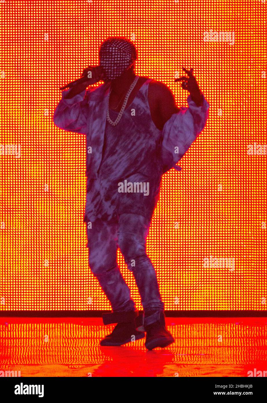 Facemask stage hi-res stock photography and images - Alamy