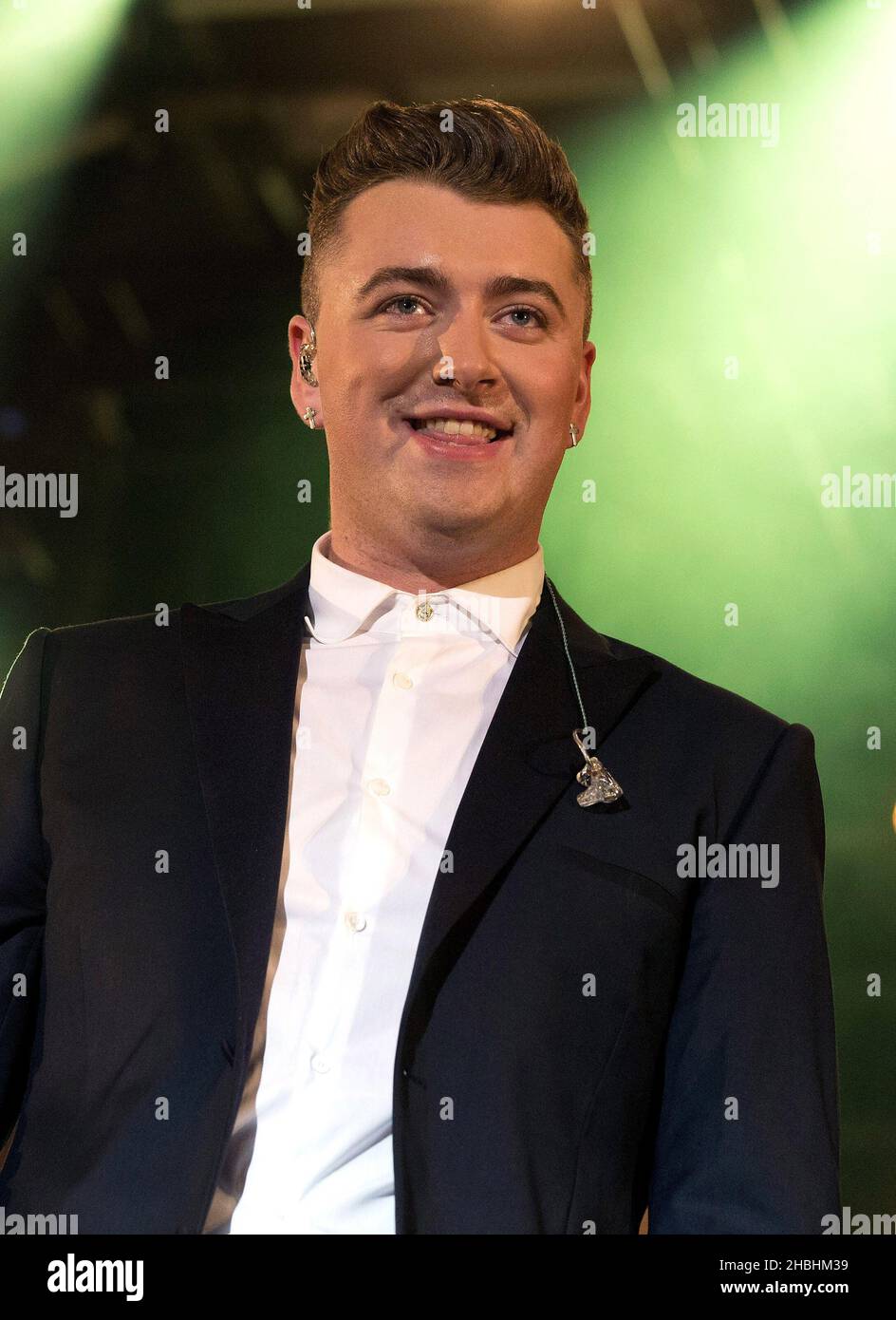 Sam smith performs on stage hi-res stock photography and images - Alamy