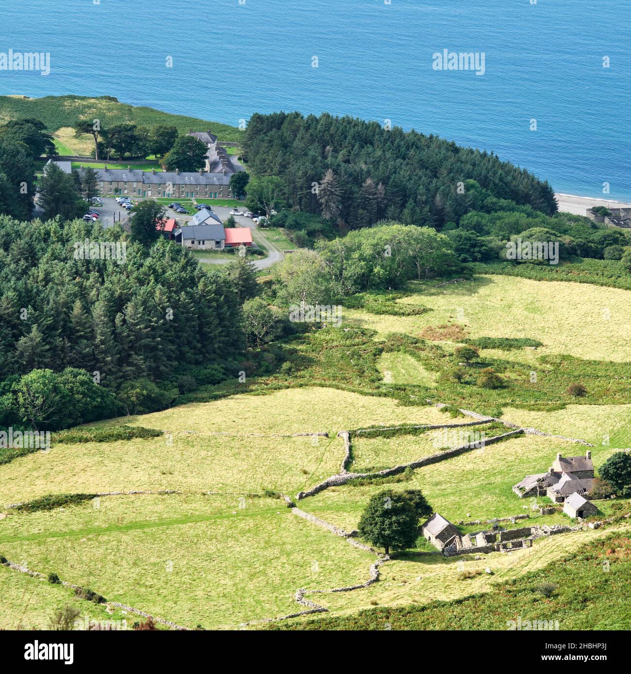 Nant gwrtheyrn beach hi-res stock photography and images - Alamy