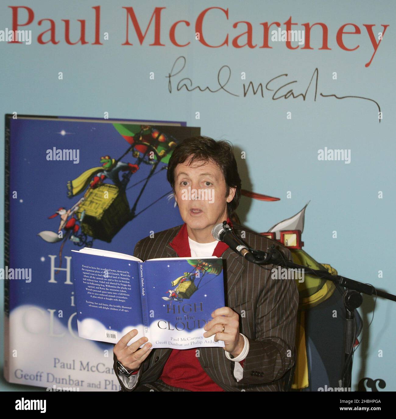 Paul McCartney attending a photocall for High In The Clouds, in Waterstones, London Stock Photo ...