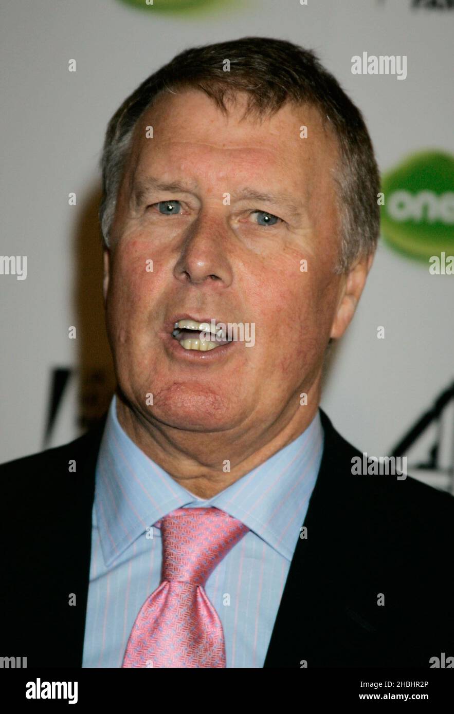 Geoff hurst hi-res stock photography and images - Alamy