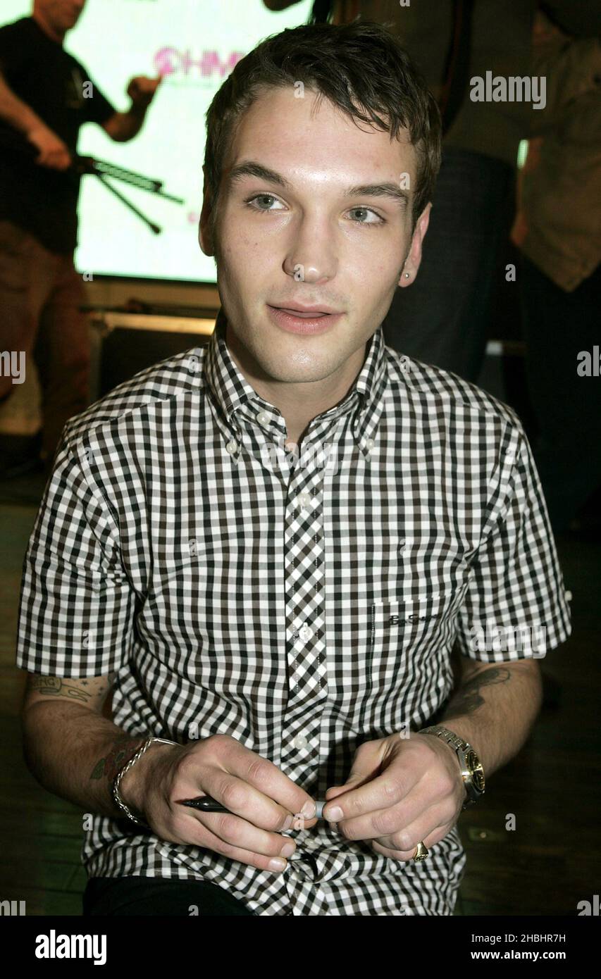 Sam preston of the ordinary boys hi-res stock photography and images - Alamy