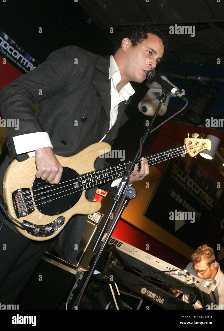 Harry Collier, vocalist, Adj, gutiar, John Tilley, Keyboards, Dom ...