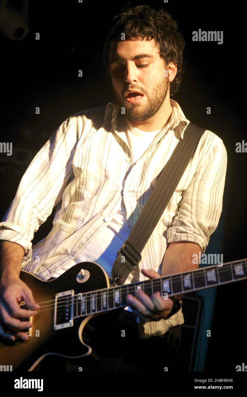 Harry Collier, vocalist, Adj, gutiar, John Tilley, Keyboards, Dom ...