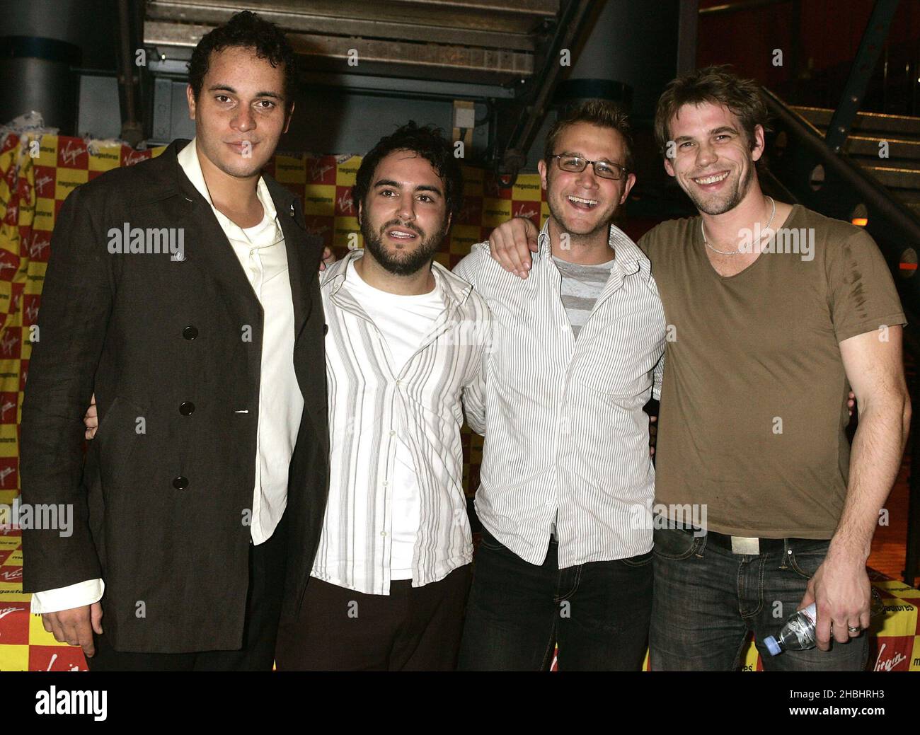 Harry Collier, vocalist, Adj, gutiar, John Tilley, Keyboards, Dom ...