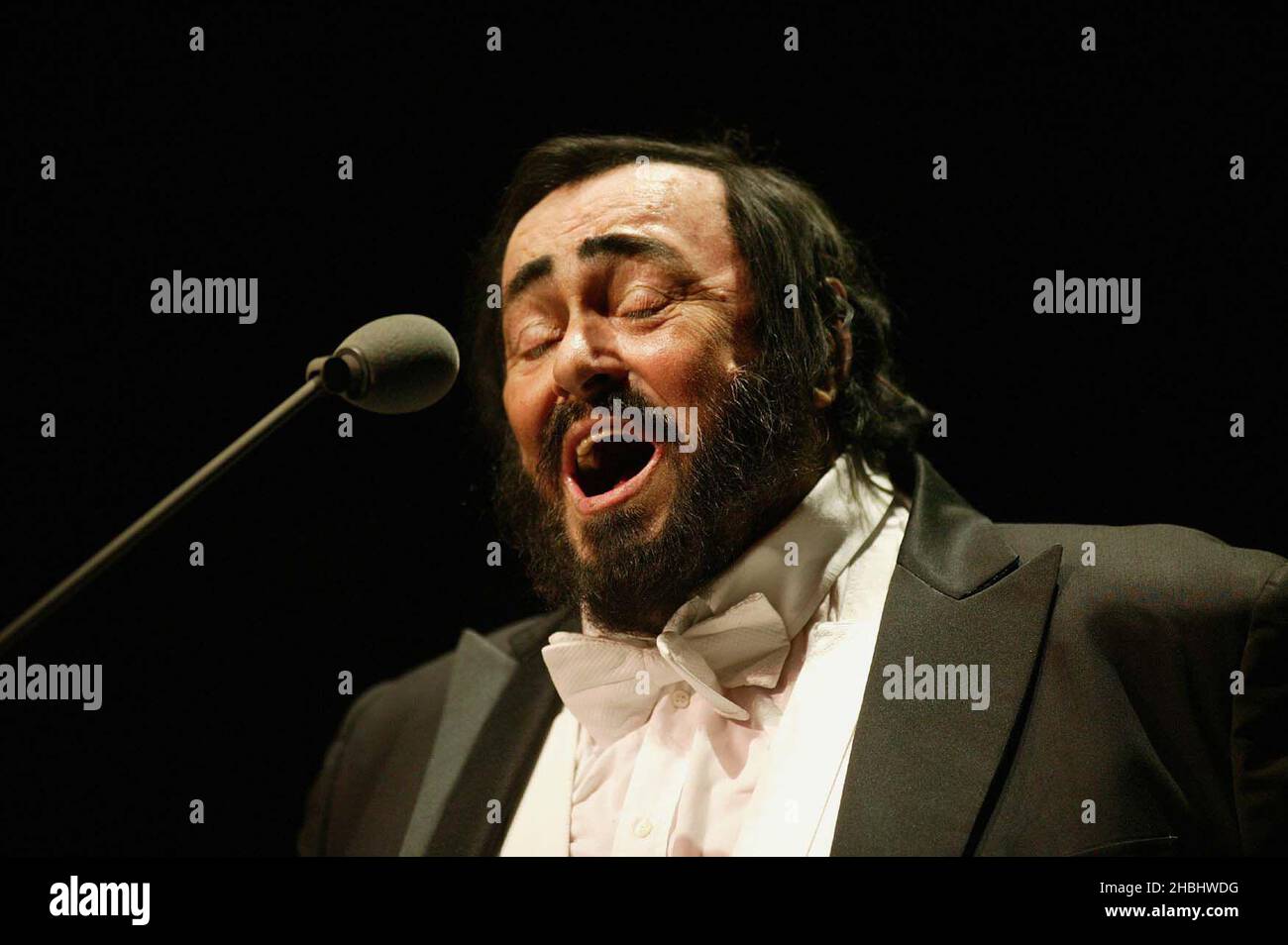 Luciano Pavarotti performs live on stage at the Royal Albert Hall in ...