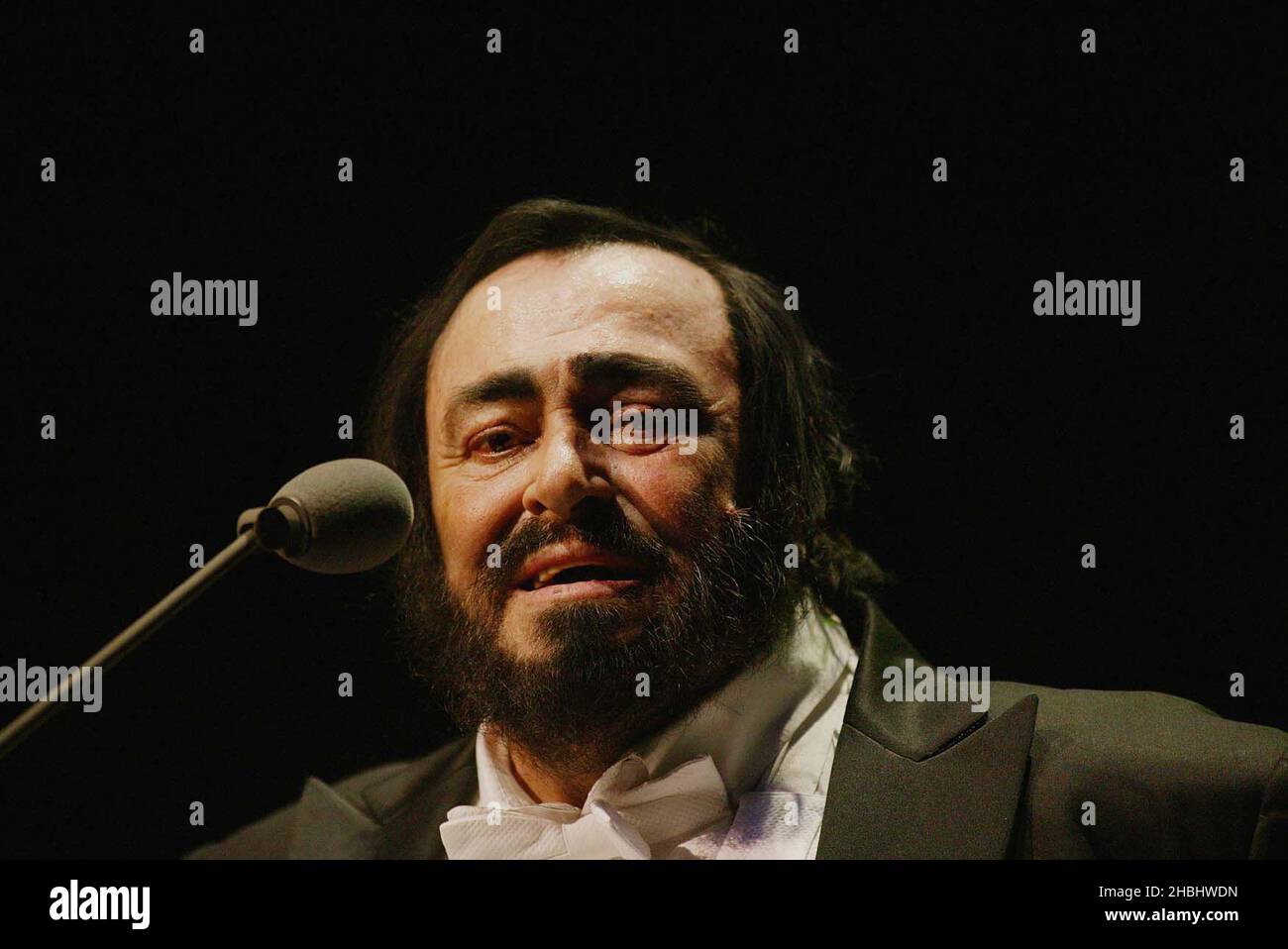 Luciano Pavarotti performs live on stage at the Royal Albert Hall in ...