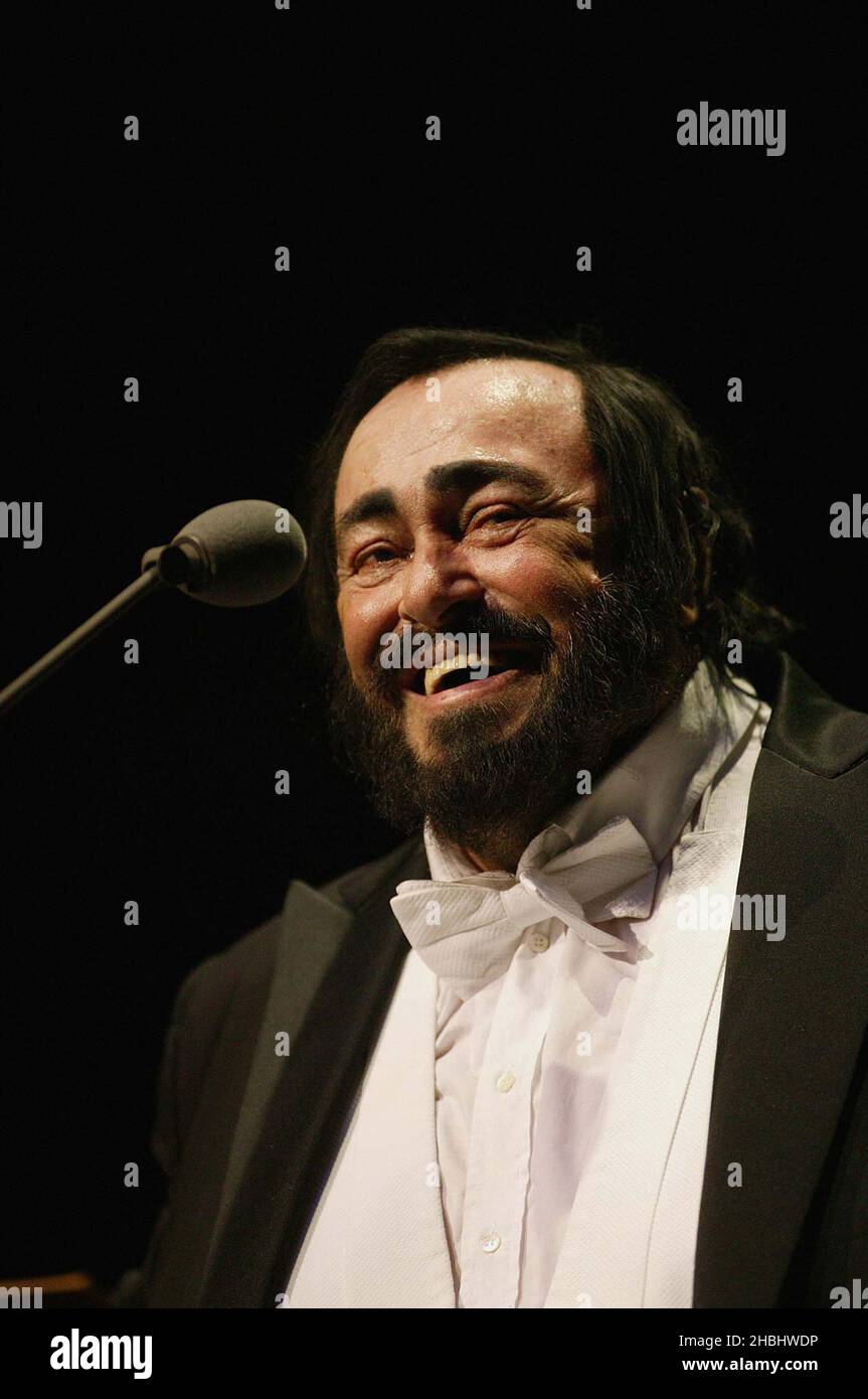 Luciano Pavarotti performs live on stage at the Royal Albert Hall in ...