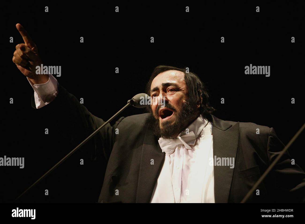 Luciano Pavarotti performs live on stage at the Royal Albert Hall in ...