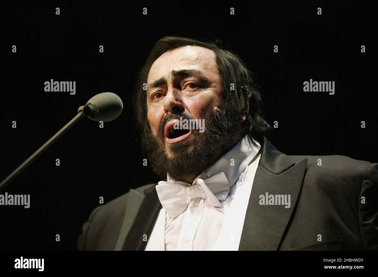 Luciano Pavarotti performs live on stage at the Royal Albert Hall in ...