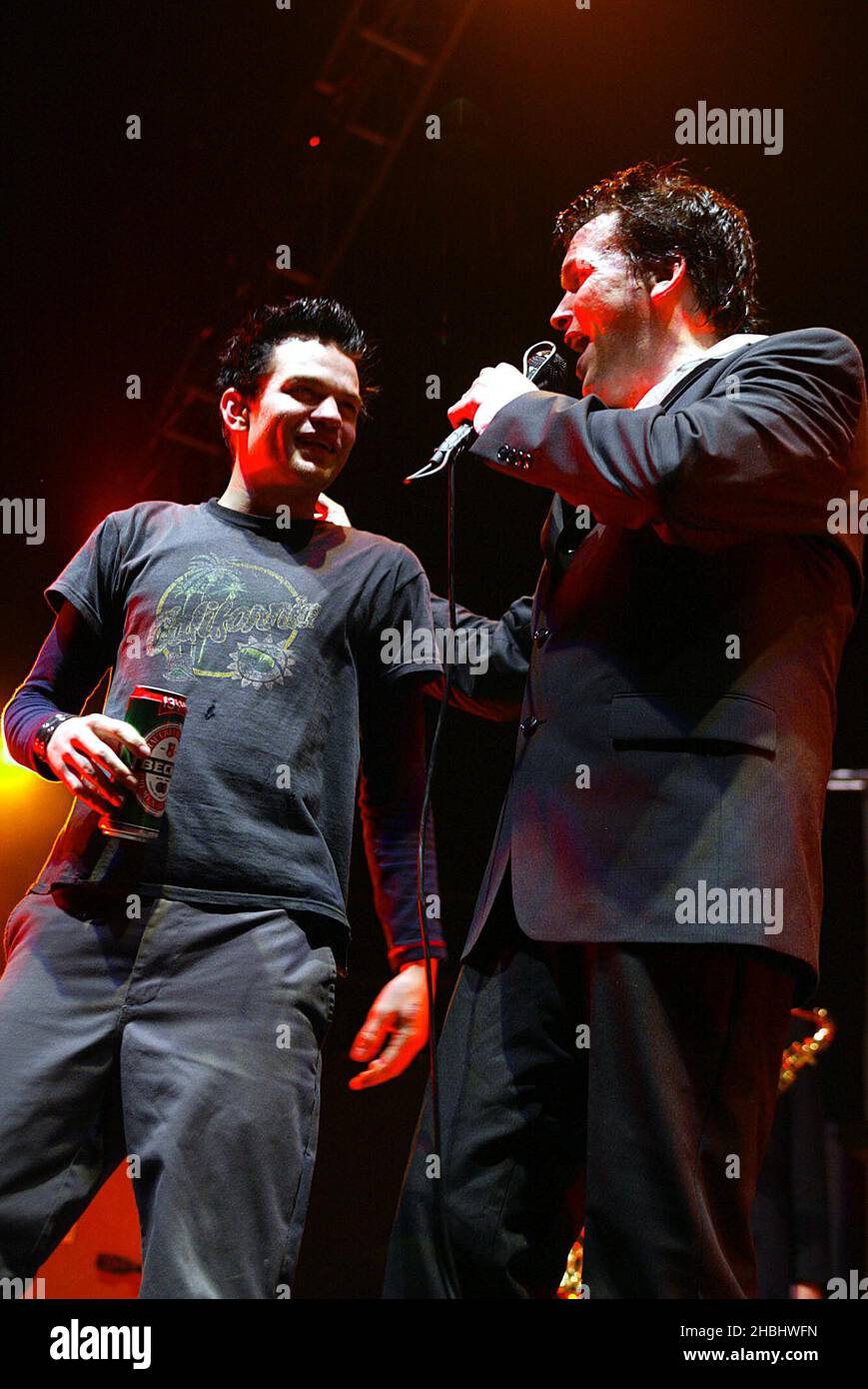 Sum Forty One Perform Live on Stage with the Mighty Mighty Bosstones at ...