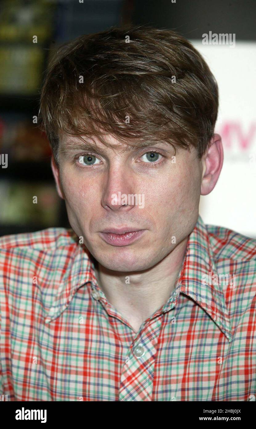 Alexander kapranos vocalist hi-res stock photography and images - Alamy