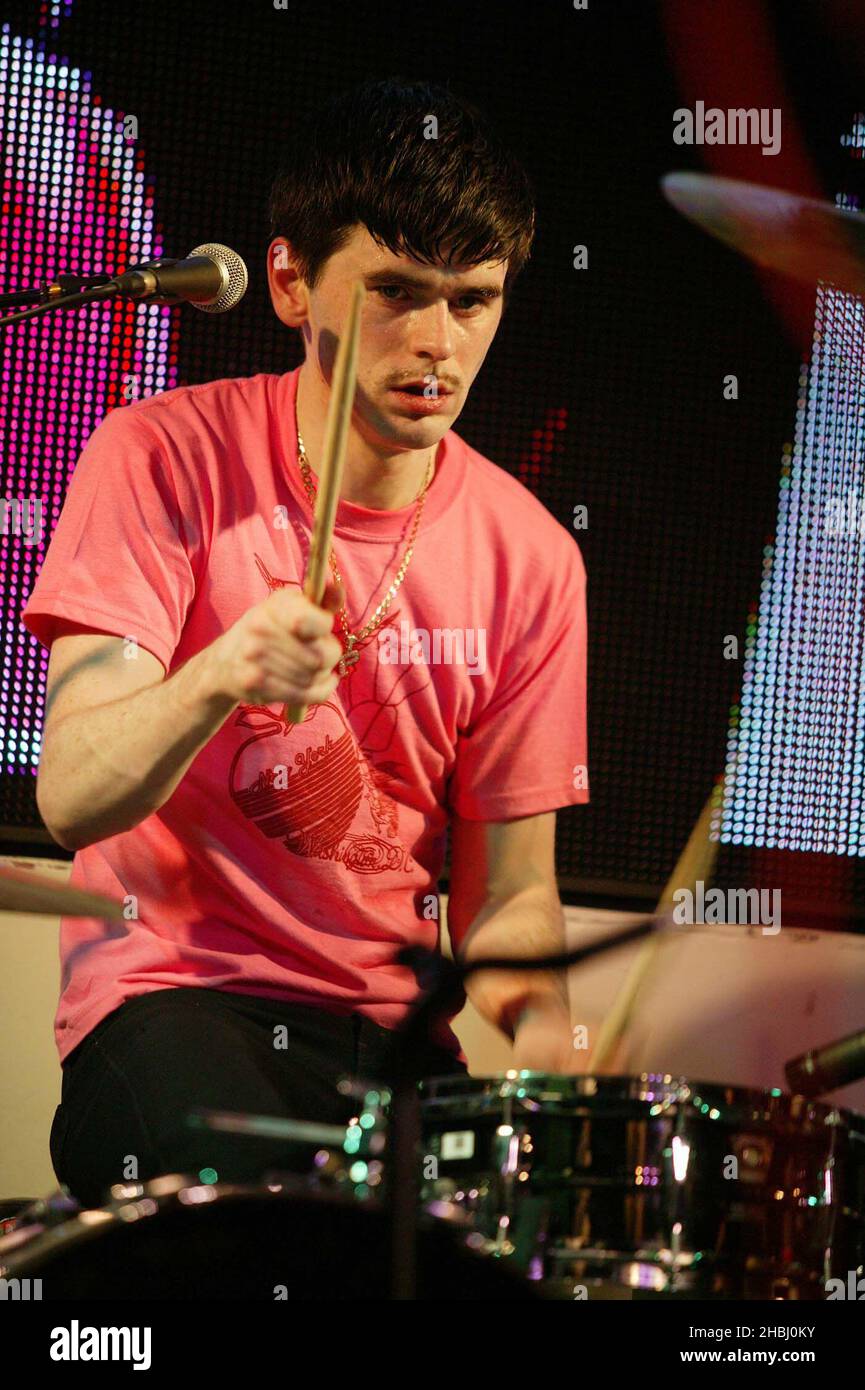 Paul Thomson from Franz Ferdinand play in-store gig at HMV Oxford ...
