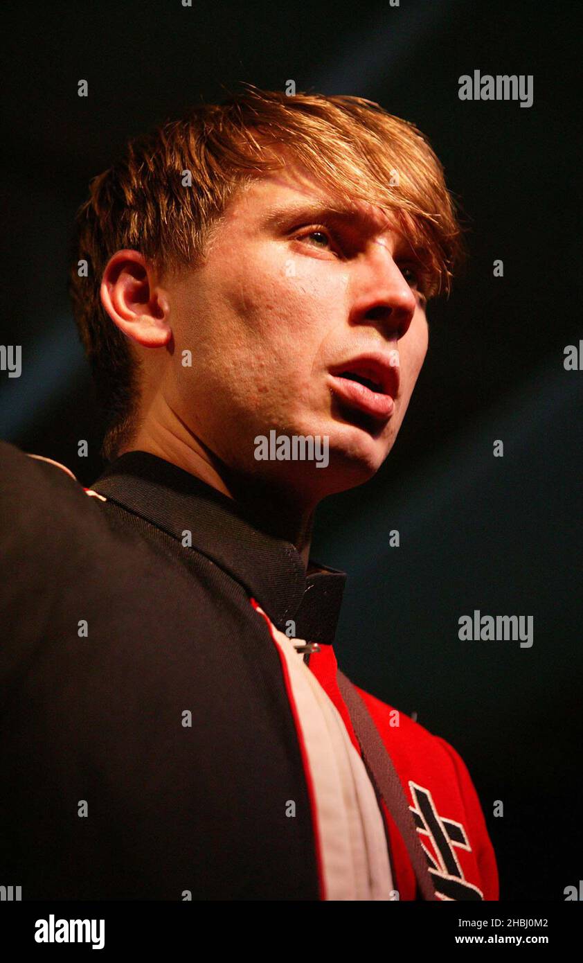 Alexander Kapranos from Franz Ferdinand play in-store gig at HMV Oxford ...