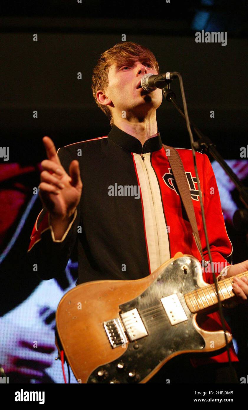 Alexander kapranos vocalist hi-res stock photography and images - Alamy