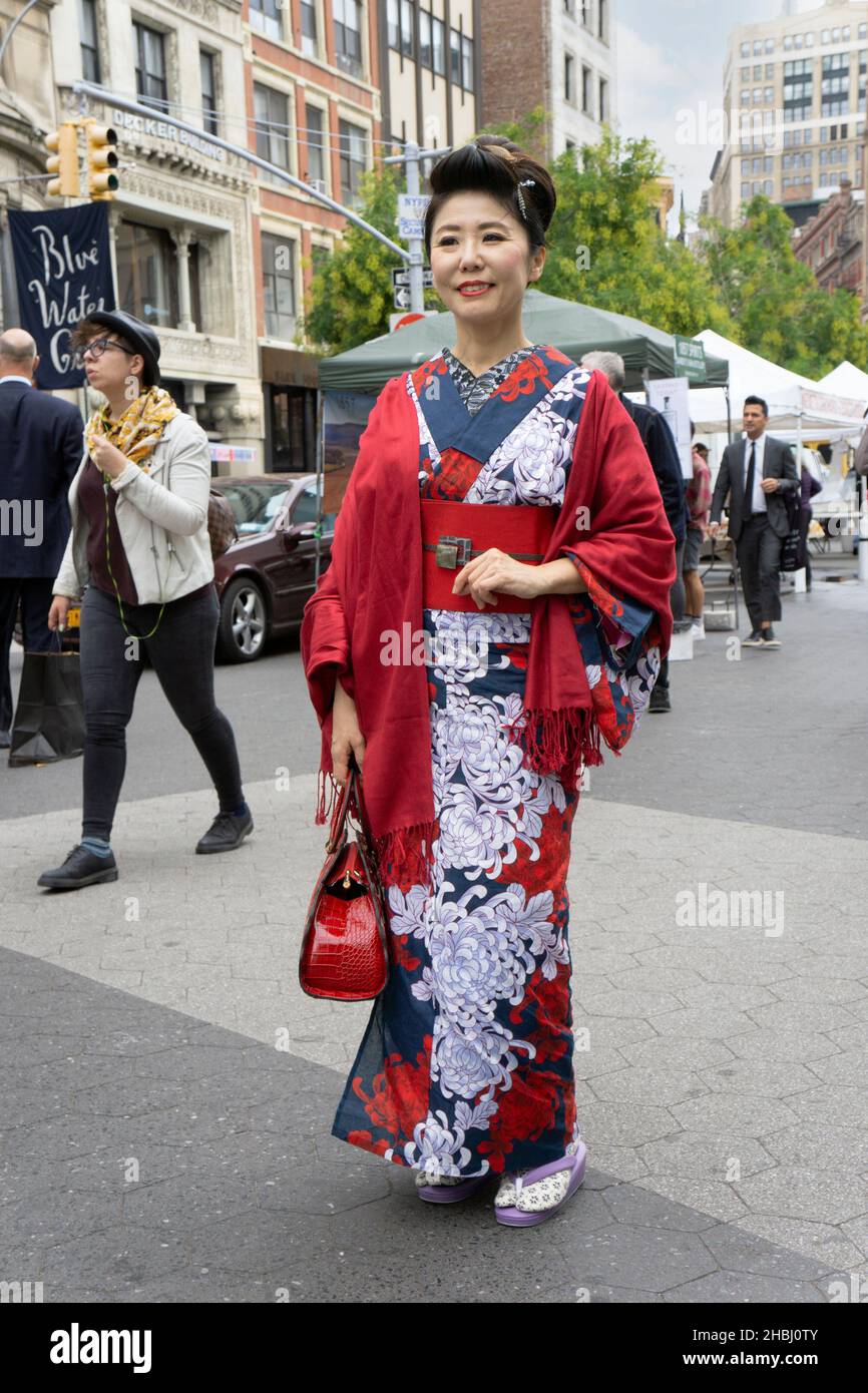 Middle aged japanese woman hi-res stock photography and images - Alamy