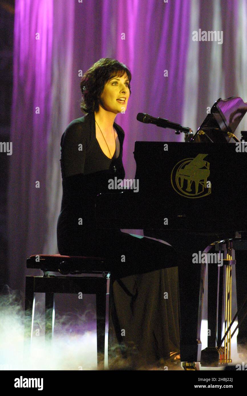Enya hi-res stock photography and images - Alamy