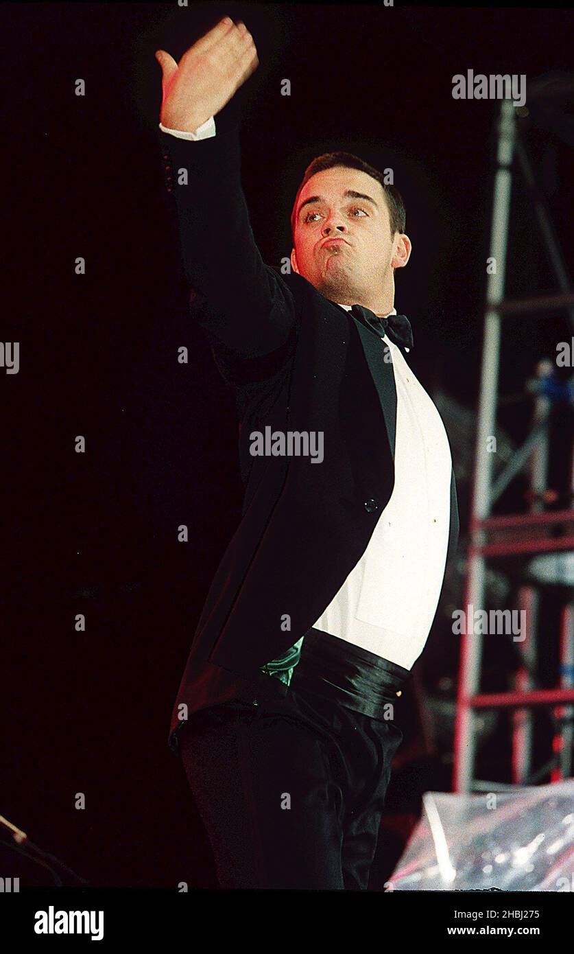 Robbie williams at v98 hi-res stock photography and images - Alamy