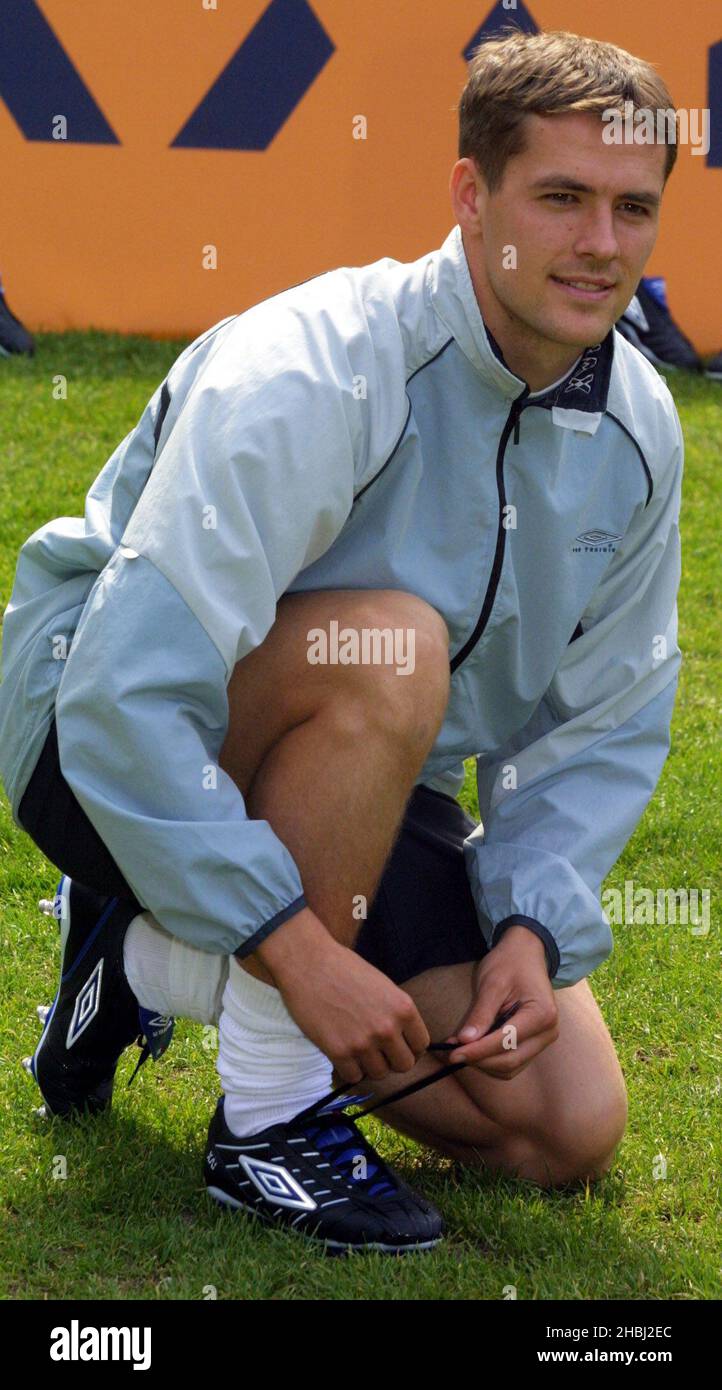 Liverpool champions league striker Michael Owen joins Umbro's other ...