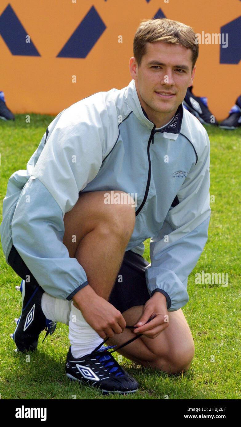 Liverpool champions league striker Michael Owen joins Umbro's other ...