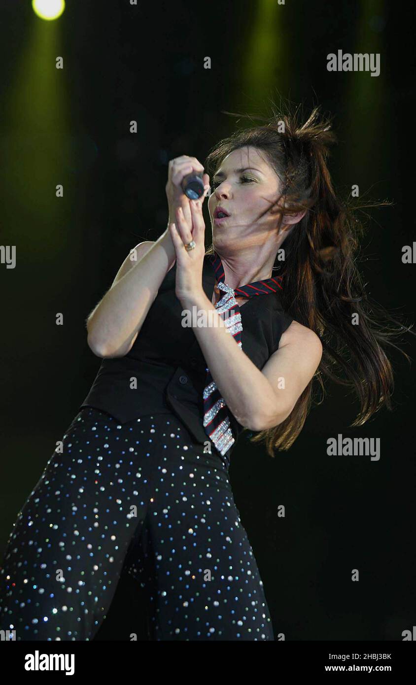 Shania Twain performs live on stage at the Hyde Park London Stock Photo ...