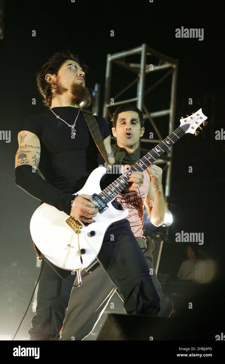 Perry Farrell and Dave Navarro and Janes Addiction headline the MTV 2 ...