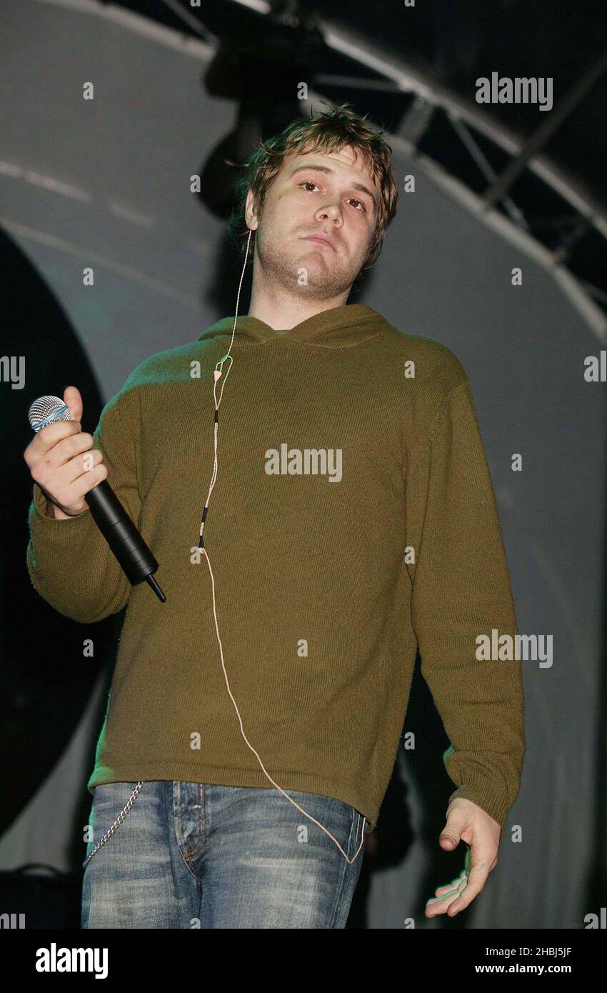 Daniel Bedingfield performs and switches on Regent Street Christmas ...