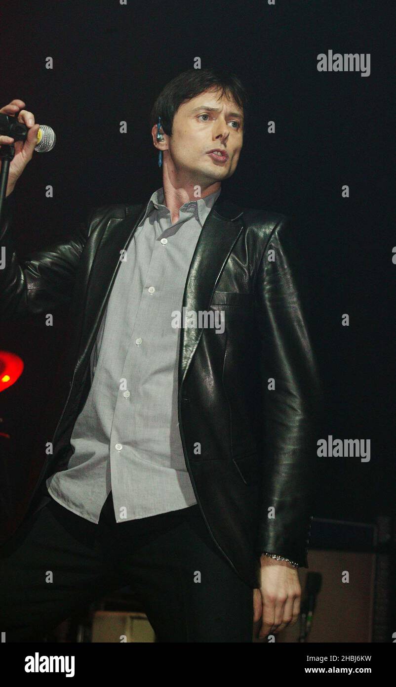 Lead vocalist hi-res stock photography and images - Alamy