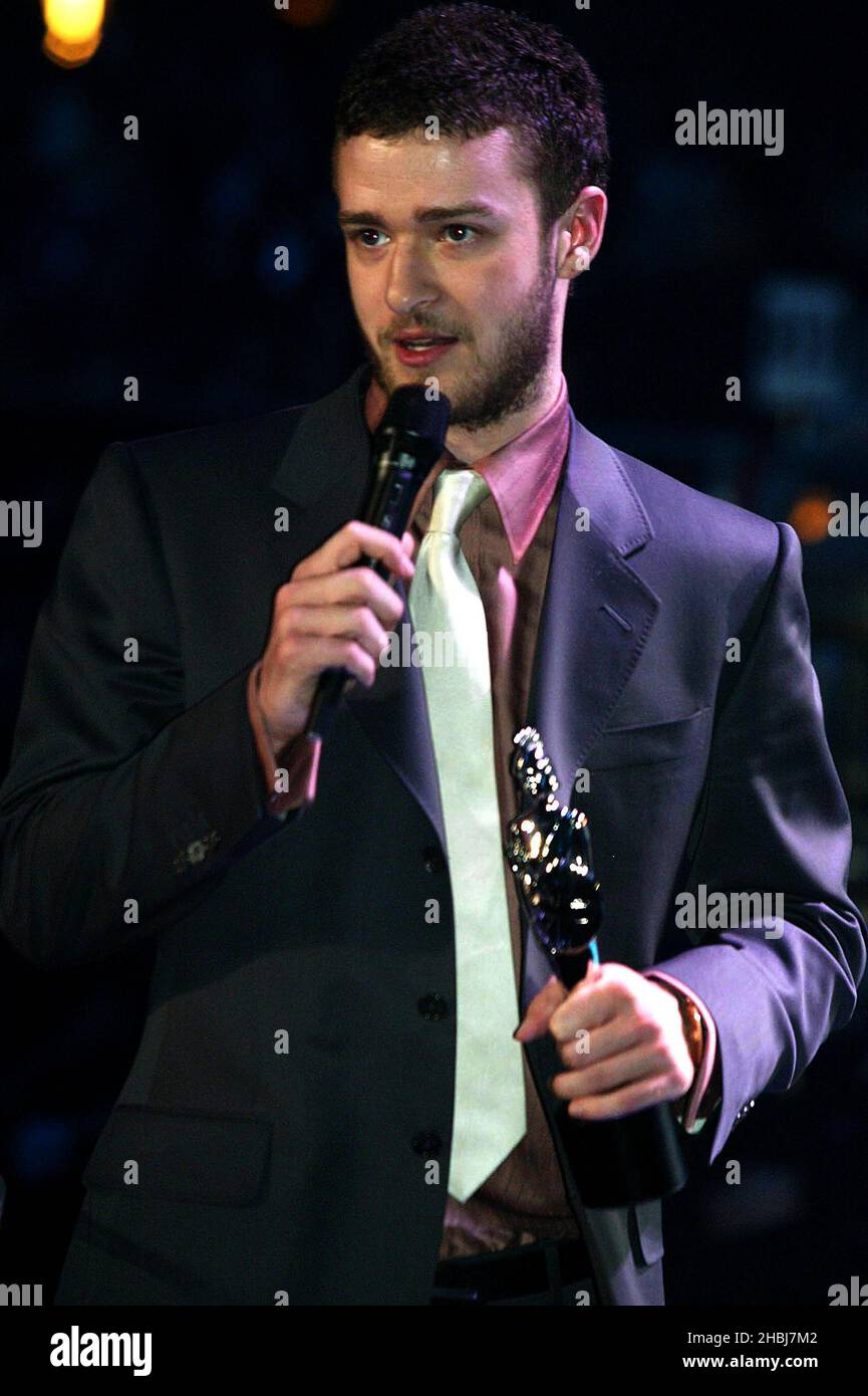 Justin Timberlake performs live at the 2004 Brits Awards Stock Photo ...