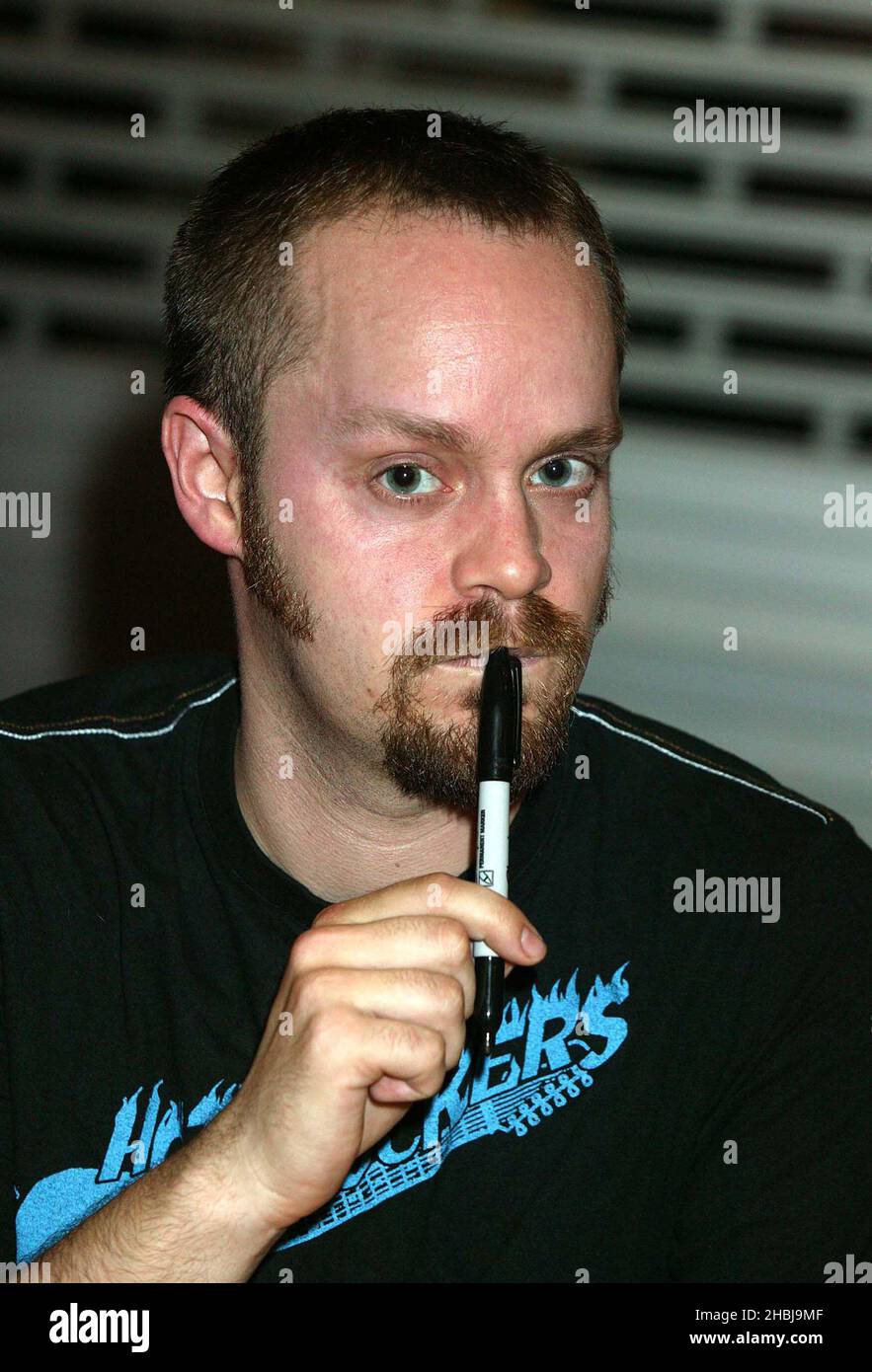 Ash performs live free gig featuring songs from their new album ...